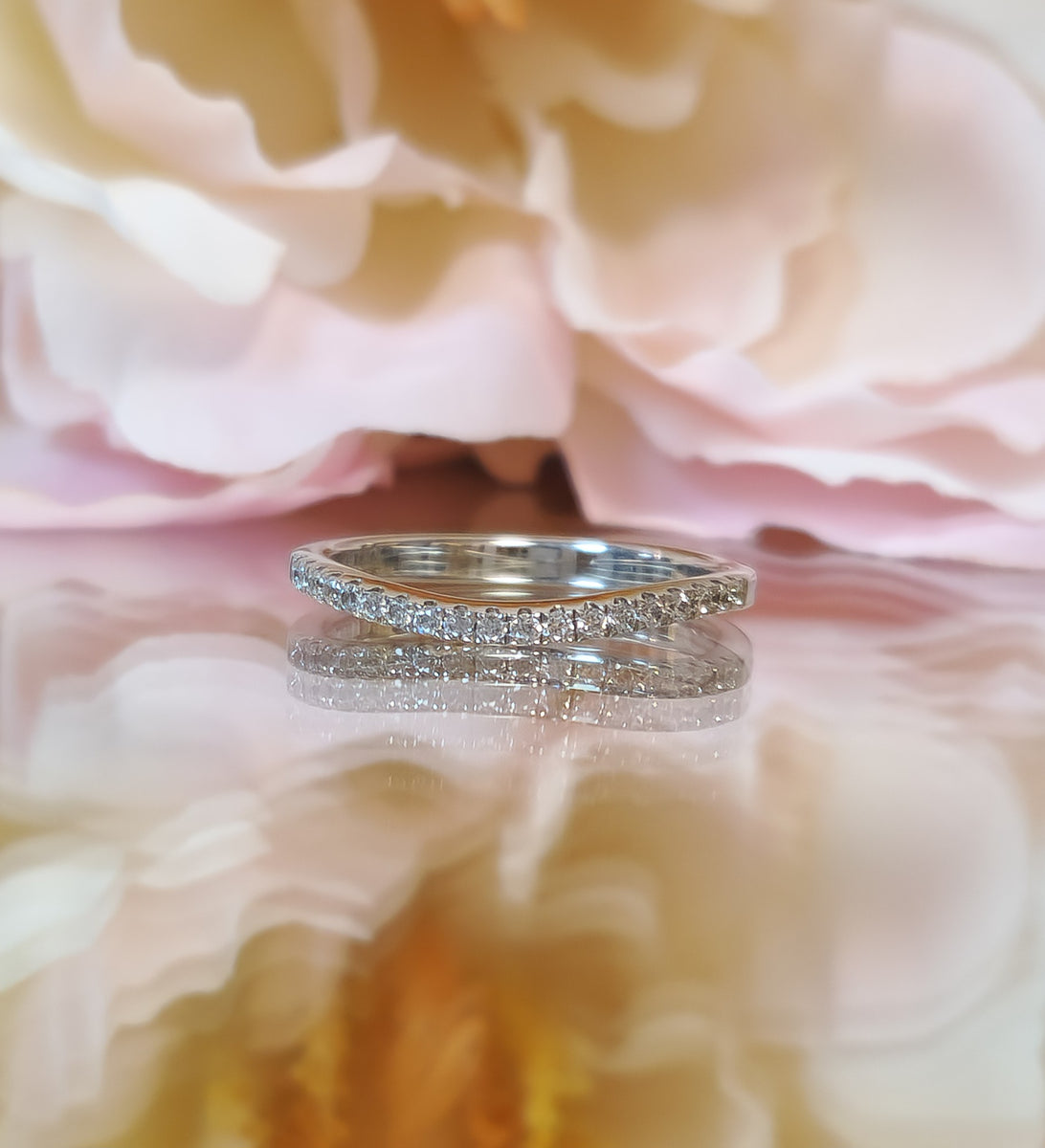 9ct Curved Wedding Ring – Sheffield Jewellers